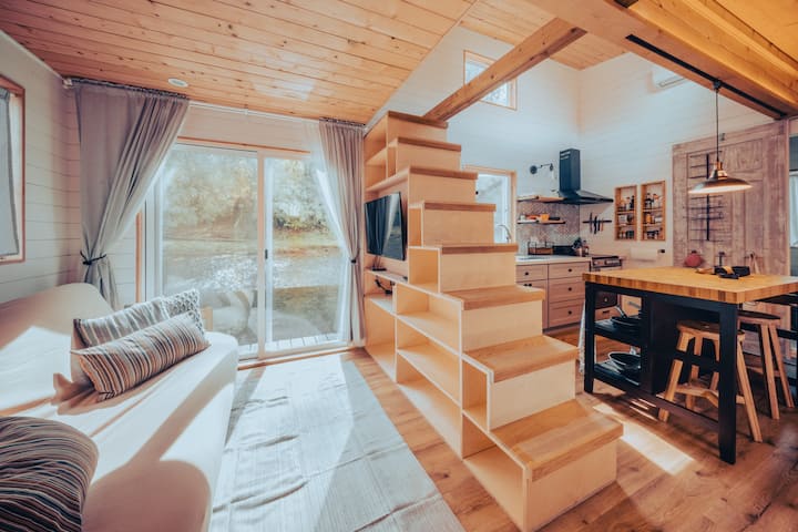 Willamette River Tiny House With Modern Amenities - Portland, OR