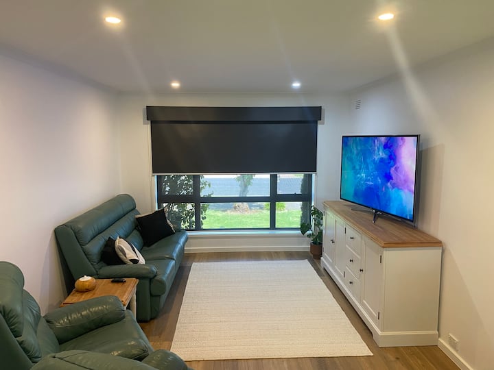 Rogers Avenue - Freshly Renovated 2-bedroom House - Warrnambool