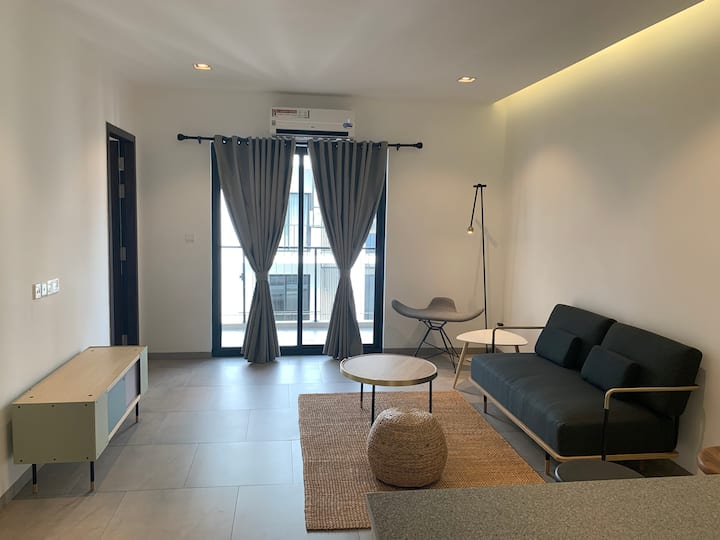 Lovely 2 Bedroom Condo - Urban Village - Nom Pen