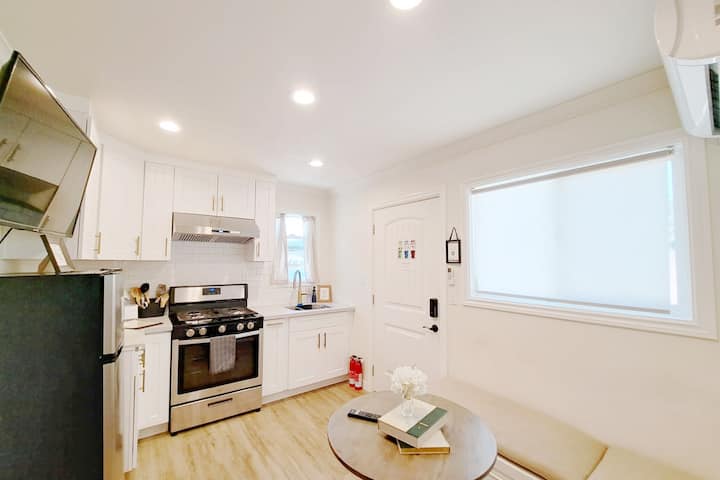 Cozy Sgv Guest House | Private Entry + Parking - Monrovia, CA