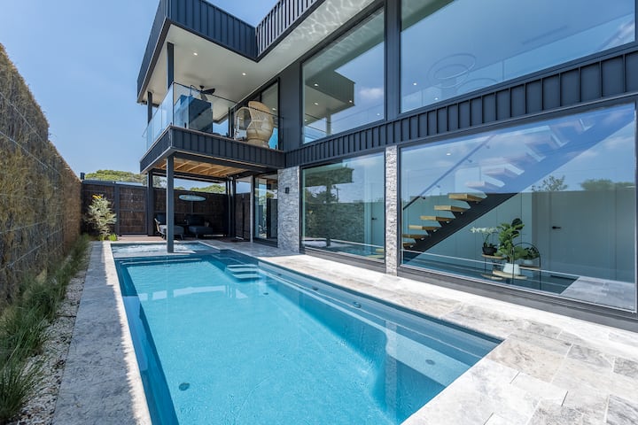 Capri Blue Sea Views Htd Pool/spa, Beach 1 Min Wlk - Inverloch