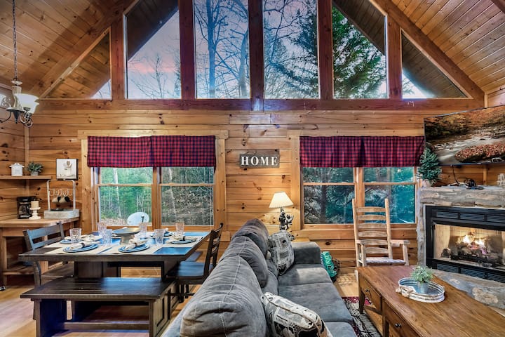 Pet Friendly Near Gate + Dolly Feb. Under 100/day - Pigeon Forge, TN