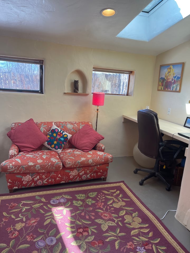 Bright, Cozy 2 Bedroom House, 5 Min To Plaza - Taos, NM