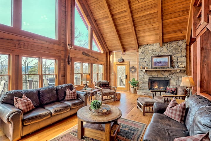Lodge & Cabin W/ 10 Brs, 8 Bths & Sleeps Up To 28 - Clarkesville, GA