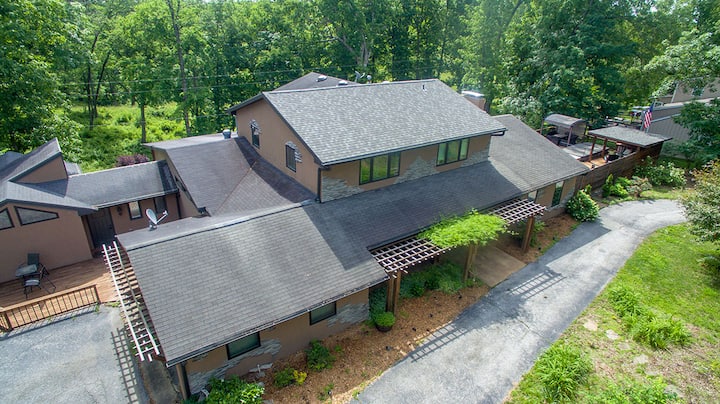 Custom Home With Loads Of Indoor And Outdoor Space - Columbia, MO