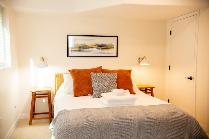 Simply Gorgeous, Private, Walkout Suite 1 Bedroom - Colorado Springs, CO