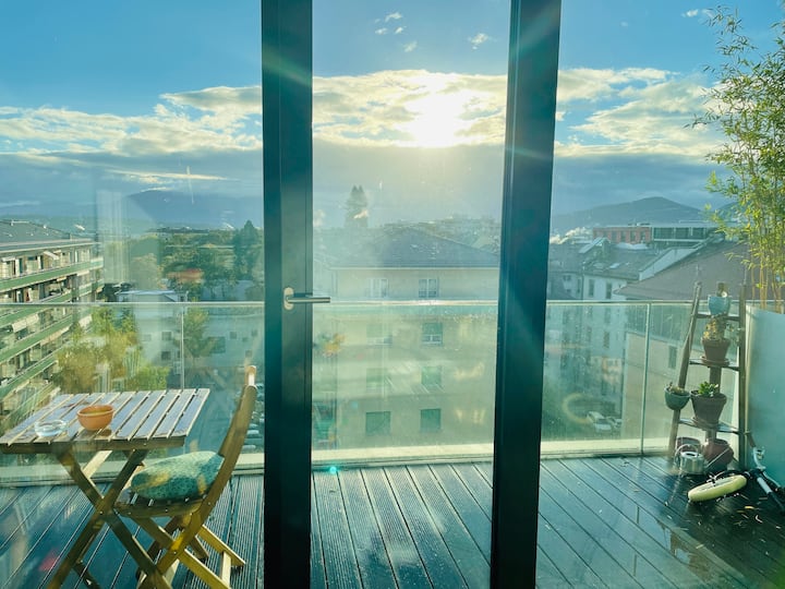 Beautiful Penthouse Apartment With Great Views - Cenevre, İsviçre