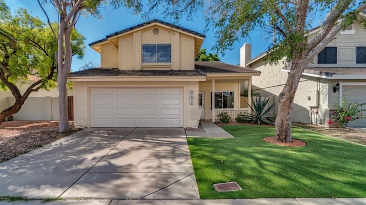 Quaint 1-bedroom/bath With Free Parking On Site - Glendale, AZ