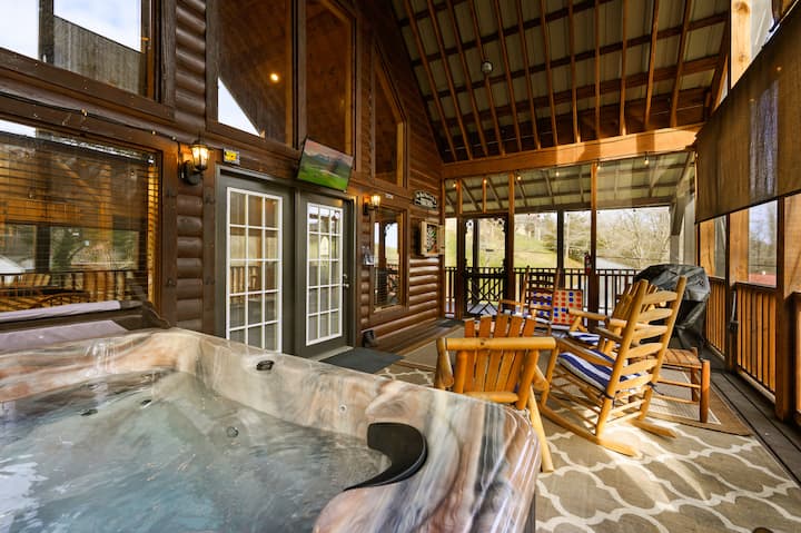 Cozy Cabin W/ Awesome Porch! Great Location! - Sevierville, TN