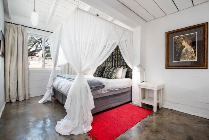 Hornbill House Unit 5 - Ground Floor Garden/lounge - Fisherhaven