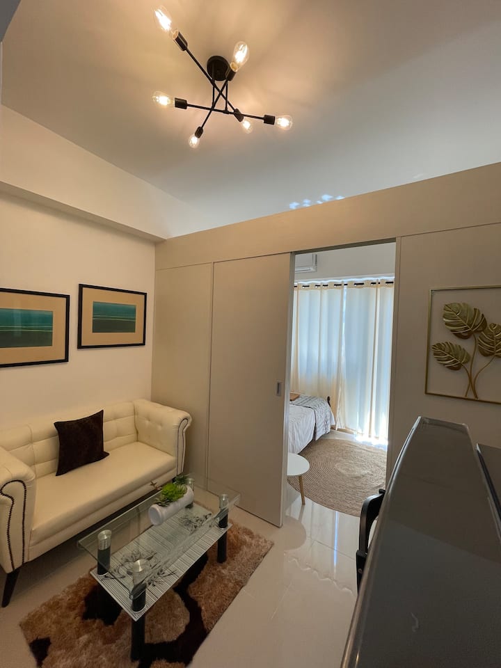 Contemporary & Cozy Unit Close To Sm Southmall - Las Piñas