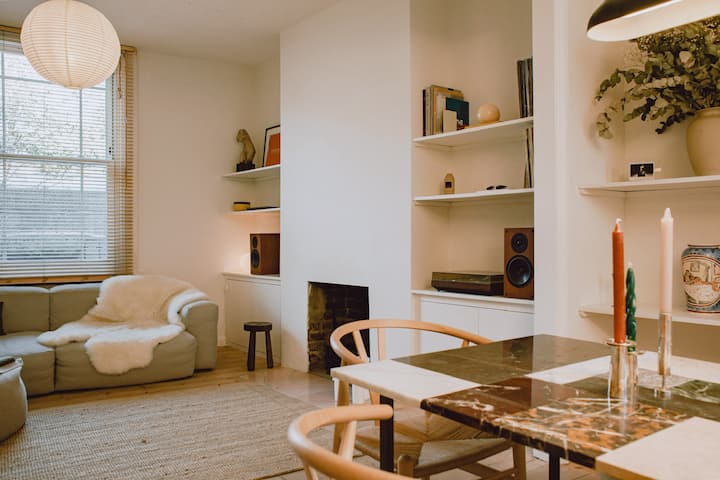 Period House With Private Garden In East London - Leyton