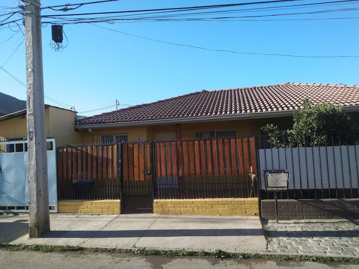Casa Adosada Agradable Con Estacionamiento Afuera - Lampa