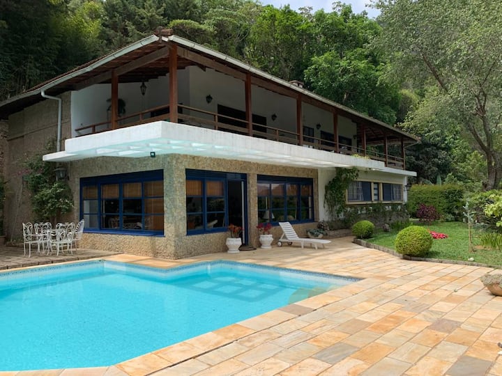 Petrópolis - Araras - Casa 4qtos S/3suítes. Lazer - Petrópolis