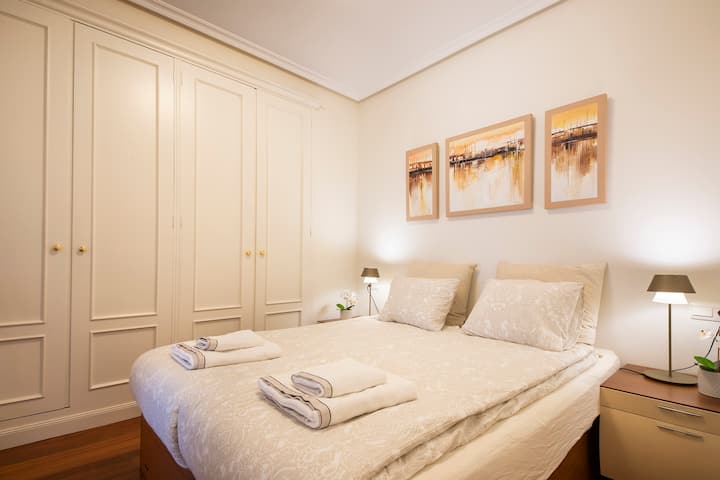 Apartamento En El Corazón De La Ciudad Con Parking - Orio