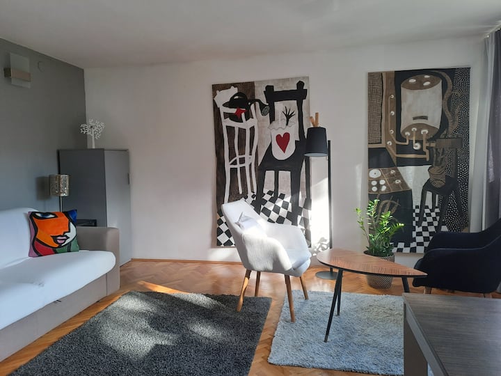 Ideally Placed For Holiday In Town - Split