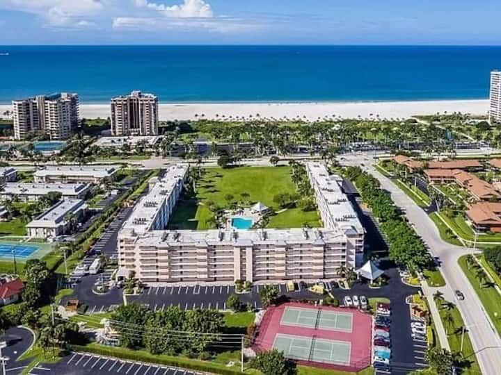 Condo Across From Beach In Marco Island - Marco Island, FL