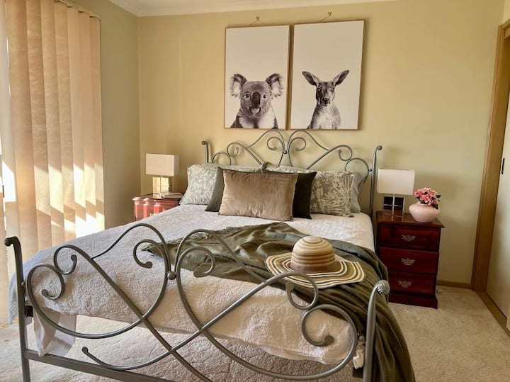 Wake Up To Sea Views In Charming Portarlington - Drysdale