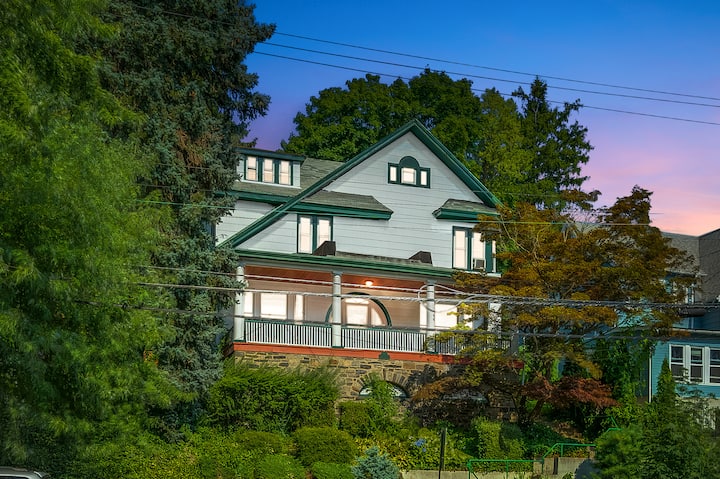 Victorian Gem, 15 Min To Nyc, On Lively Mclean Ave - Yonkers, NY