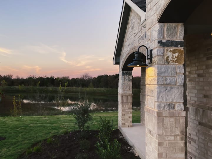 Private + Clean + Tempurpedic Bed 💤 - Buda, TX