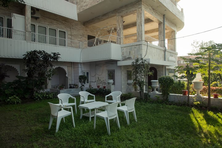 Ground Floor Of Elegant  Marble Villa By The Lake - Udaipur