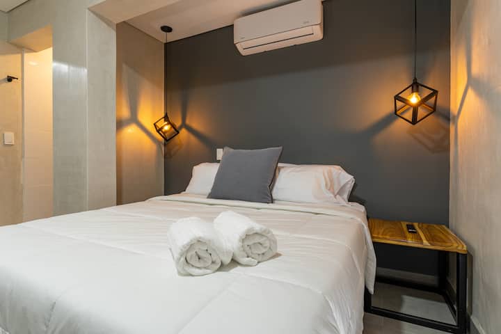 Modern Loft Poblado, Nature, Super Wifi, Ac, Pool - Medellín