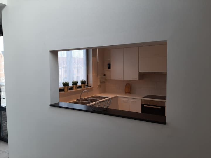 Ruim Duplex Appartement : 4 Slaapkamers - Stekene