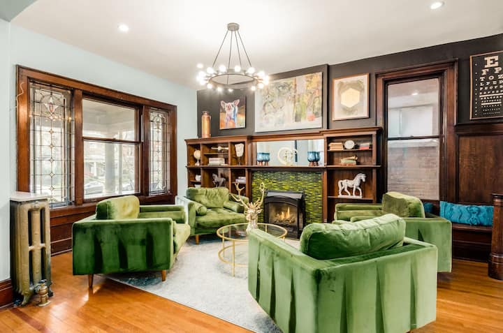 Walkable | Private Yard | Fireplaces Throughout! - Columbus, OH
