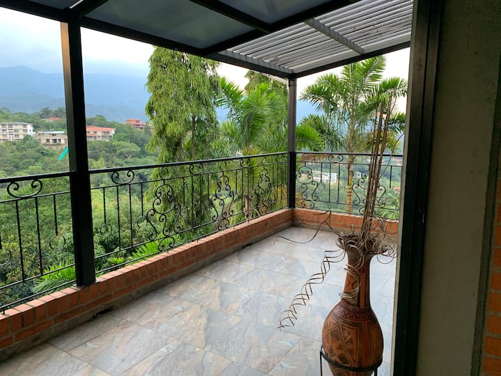 Agradable Casa De Campo Con Amplias Zonas Verdes - Jamundí