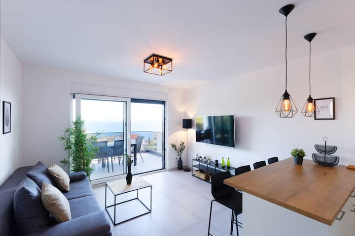 Penthouse With Panoramic View And Pool Near Split - Okrug Gornji