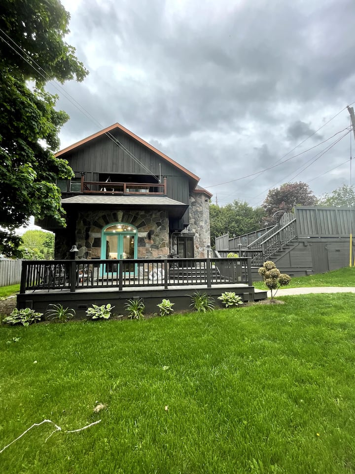 Cozy Country Spring Getaway | Hottub + Fire Pit - Orangeville