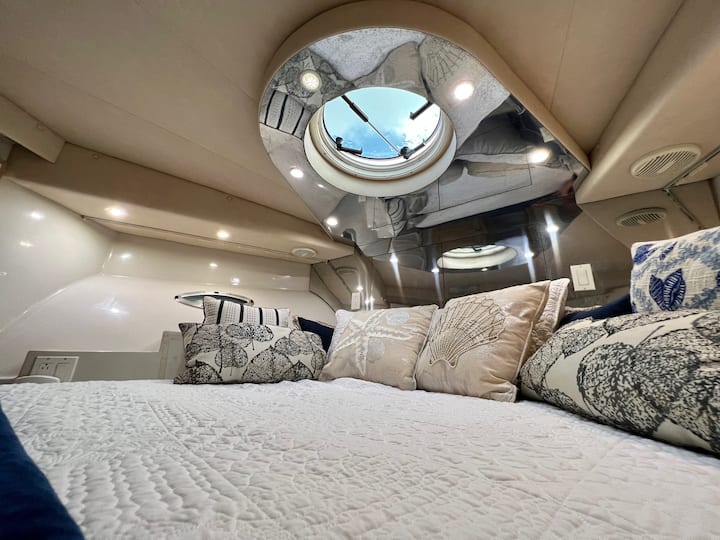 Sapphire Beach Houseboat Sleeps 6 - Caribe