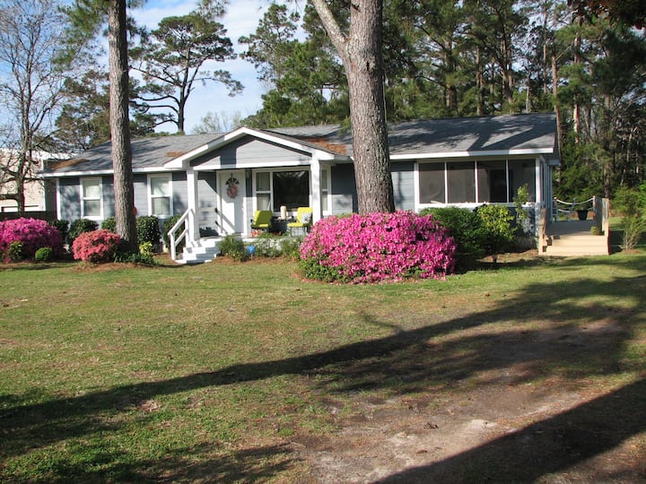 The Crystal  Cottage   *Your Vacation Spot* - Beaufort, NC