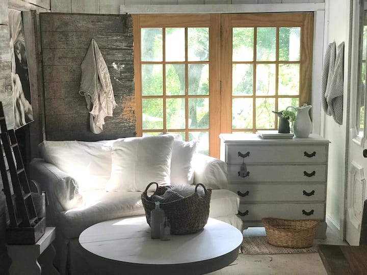 Cozy Barn Space ( I.e. Hawthorne) - Skaneateles, NY