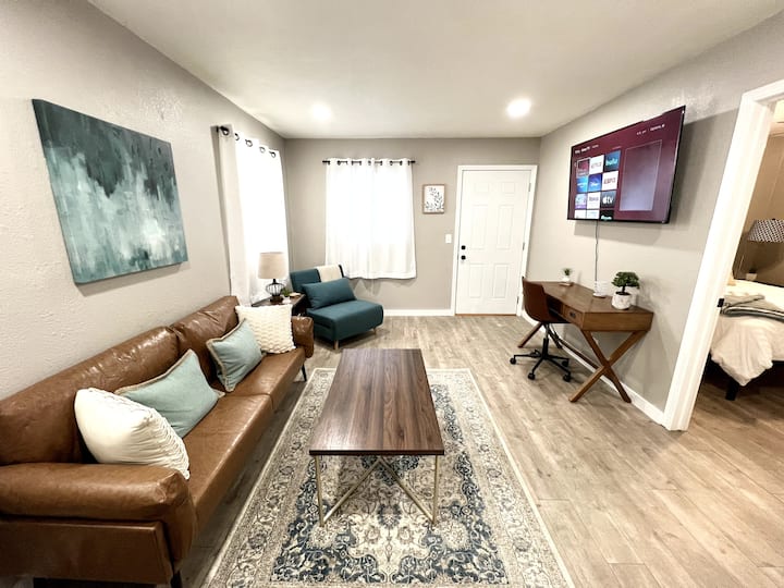 Near Wichita Airport! Pet Friendly W/ Fenced Patio - Wichita, KS