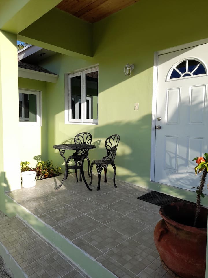 Kozy Korner, Spacious 1-bed, 1-bath Unit In Nassau - Nassau