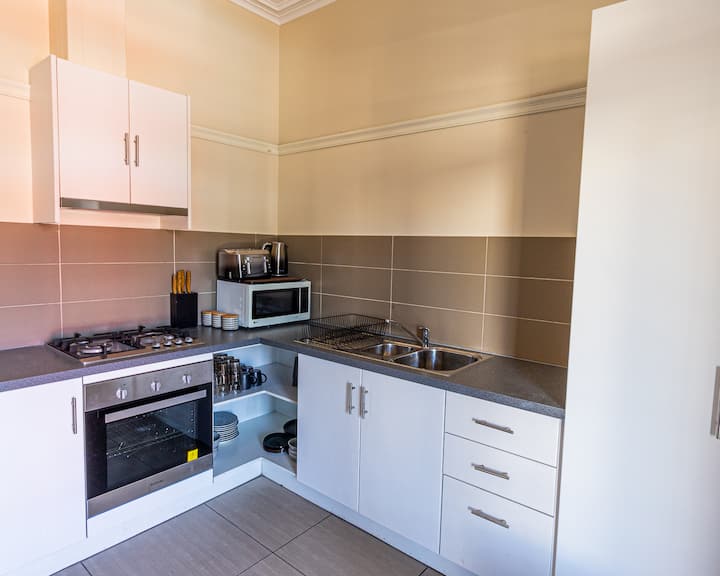 Private Room Shared Bathroom & Kitchen Above A Pub - Rosebery