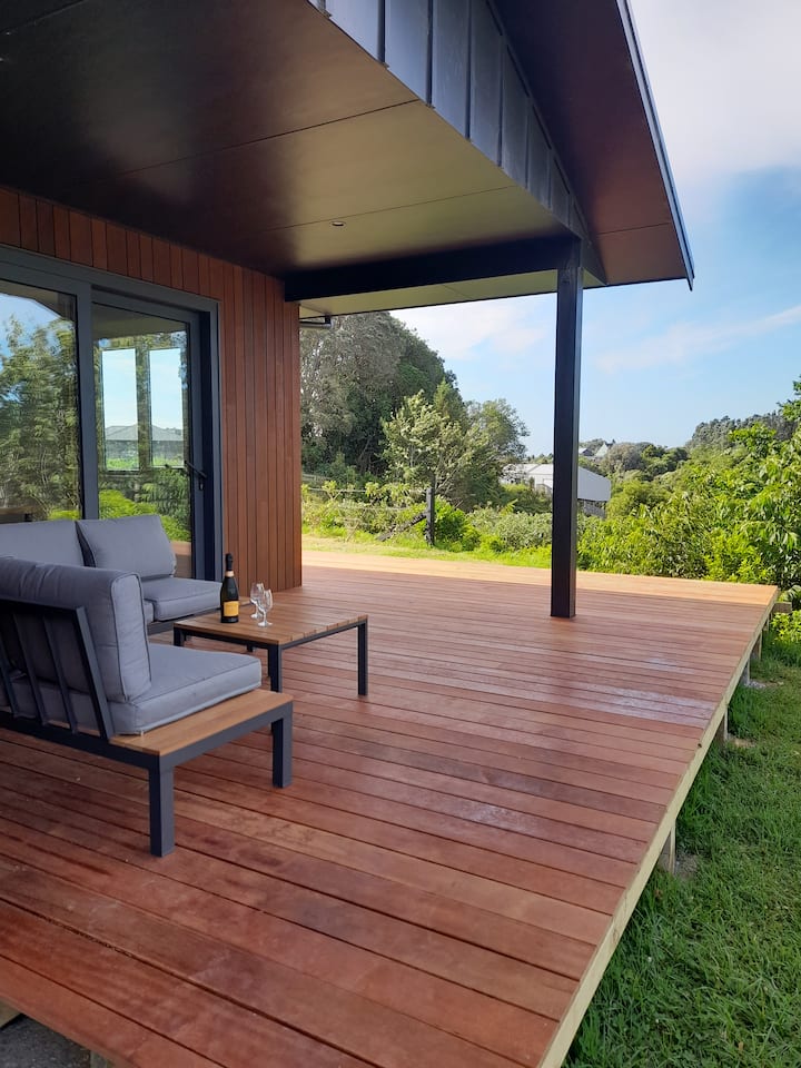 Peaceful Three Bedroom House With Green Outlook - Taranaki