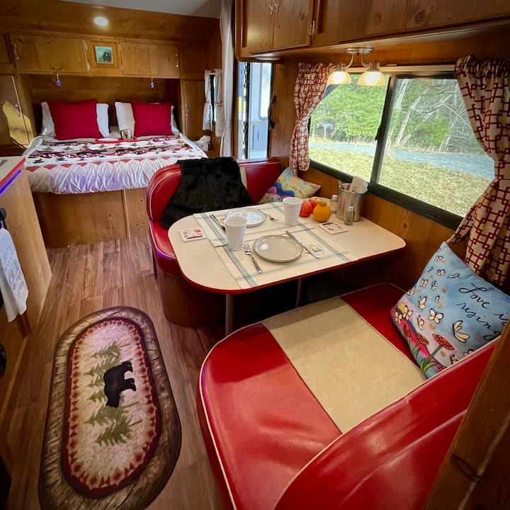 Vintage Style With Views: Bearwallow Moon - Sierra Nevada