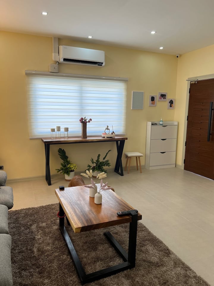 Modern City Center Sanctuary With Private Pool - Batangas