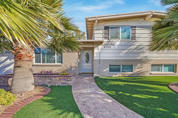 Cielo Vista House
Best Location In Town - El Paso, TX