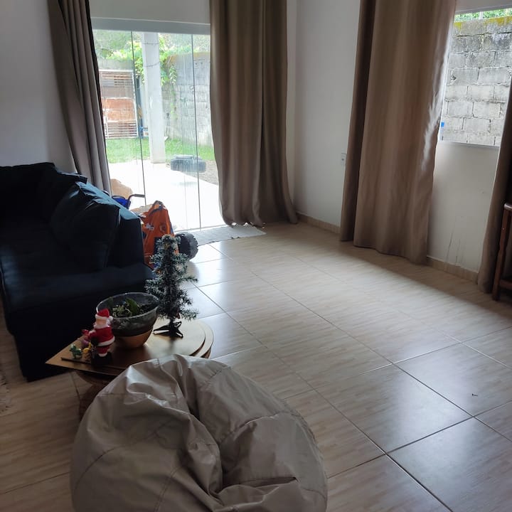 Casa Grande Com Garagem Pra 5 Carros. - Caraguatatuba