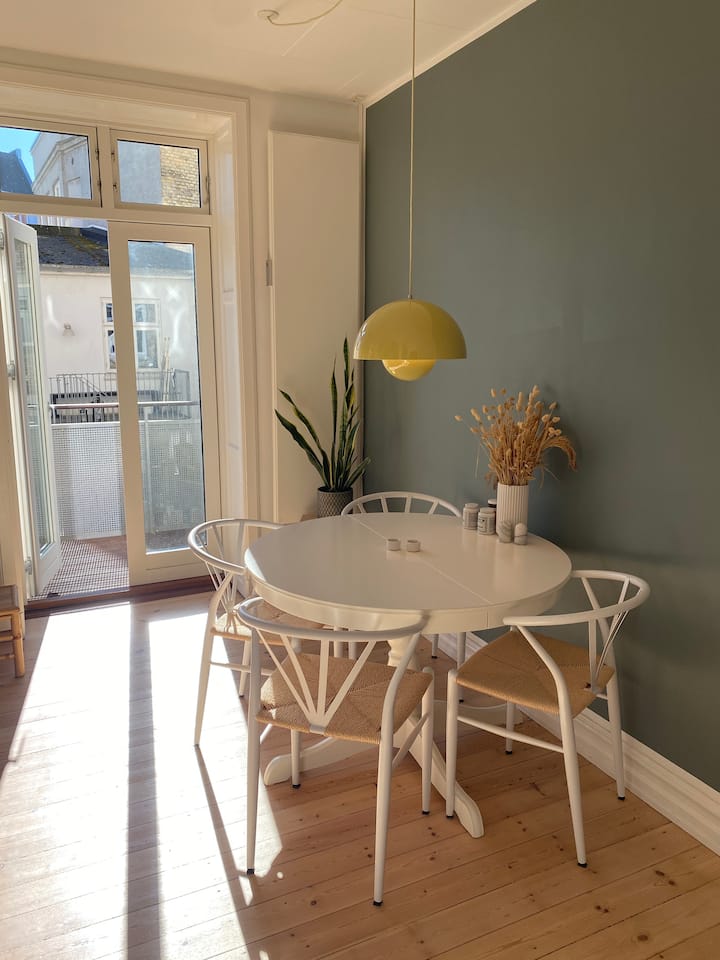 Stor Og Lys Lejlighed I Hjertet Af Aarhus - Aarhus