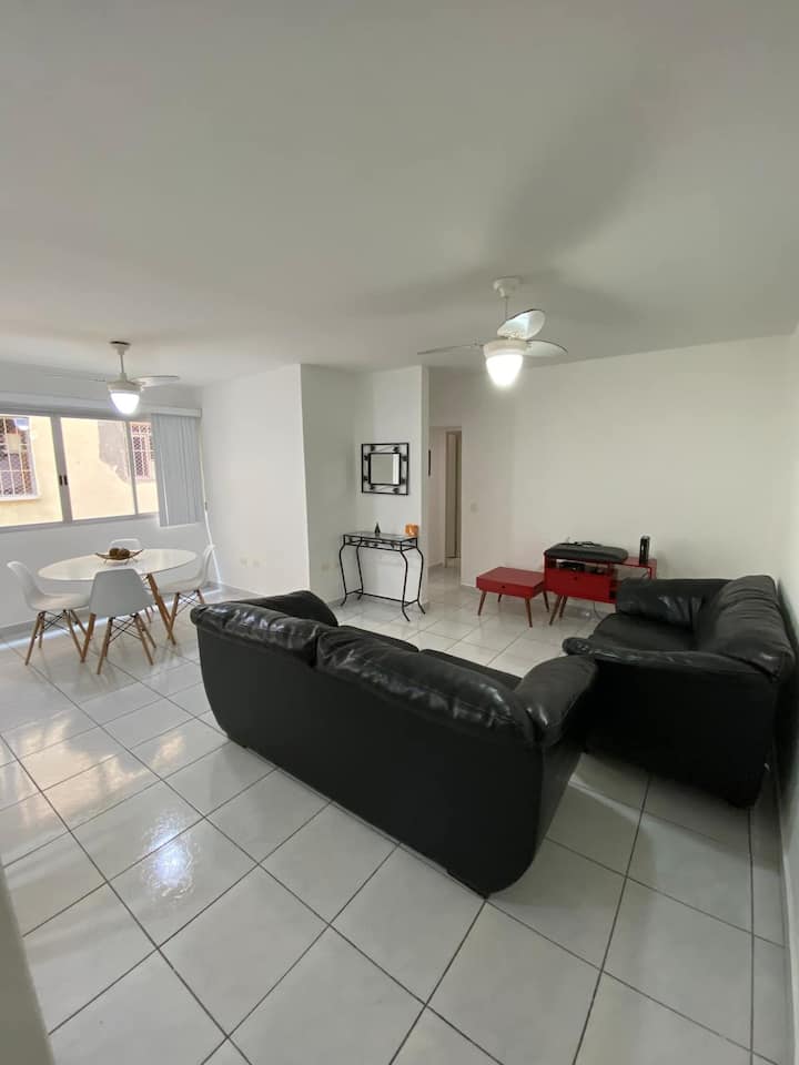 Apartamento Confortável E Espaçoso Na Enseada - Guarujá