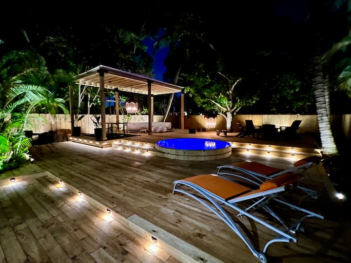 Fabulous Bungalow W/outdoor Eden Mins From Beach - Fort Lauderdale, FL