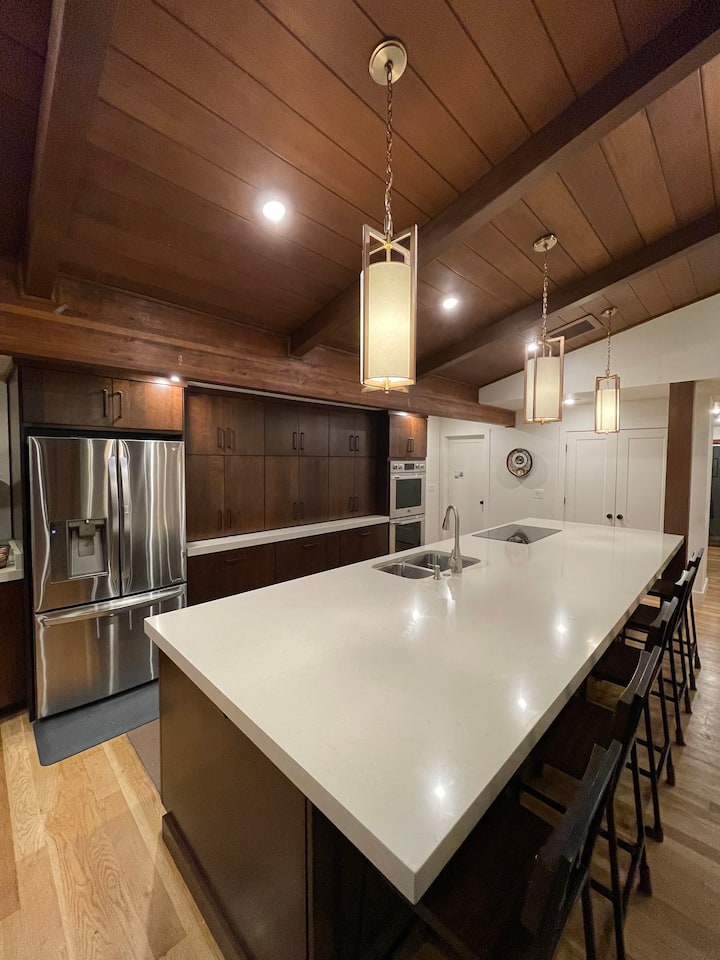 Secluded Rustic Modern Home In Orem/provo - 프로보