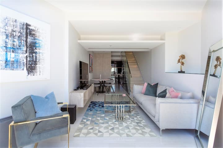 Uninterrupted Harbour Bridge & City Views + Pool - Coogee