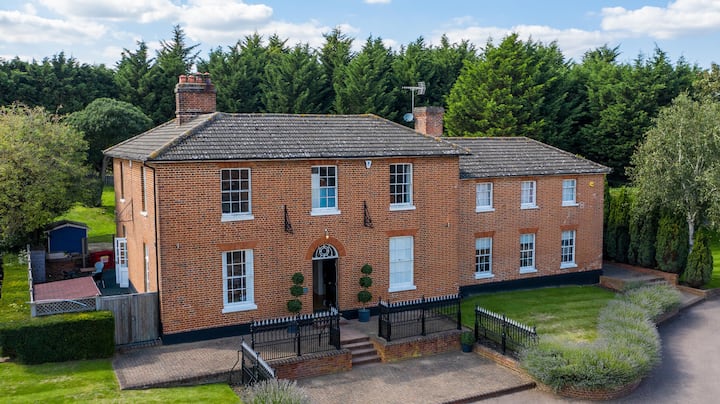 Luxury Accommodation At Essendon Country Club - Hertfordshire