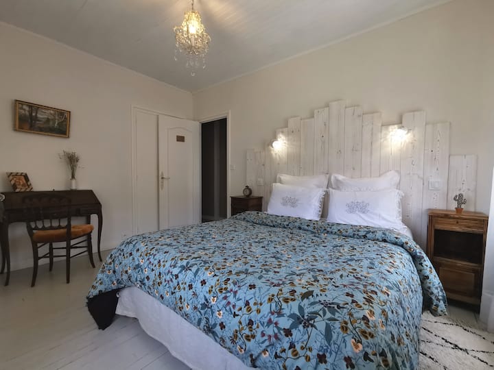 Chambre Double Grande Ourse Avec Lit En 160cm - La Chaise-Dieu