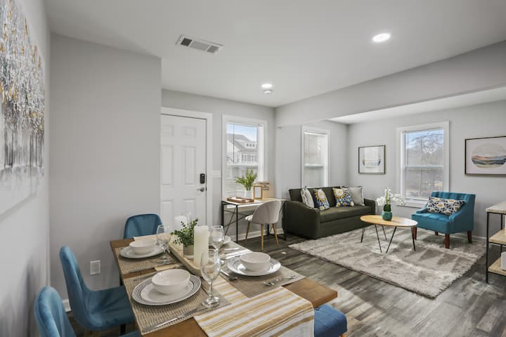 Mtr Henry Stylish Renovated House @Marietta Square - Kennesaw, GA